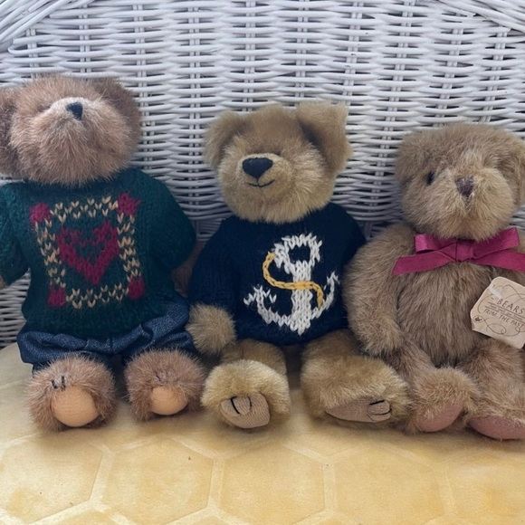 boyd bears | Accents | Boyd Bears | Poshmark